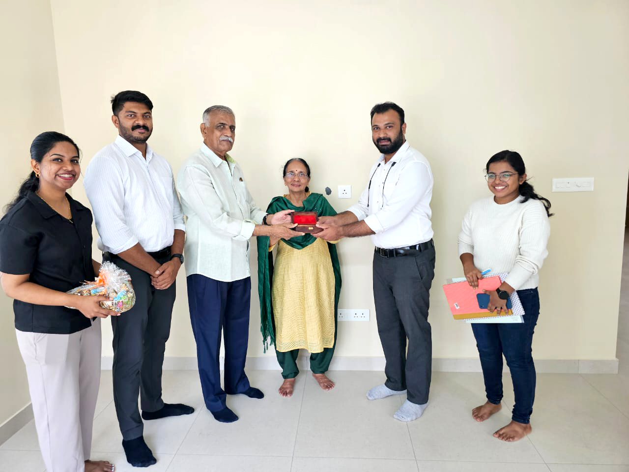 KEY HANDOVER CEREMONY:GEORGE & FAMILY - Buildown Projects