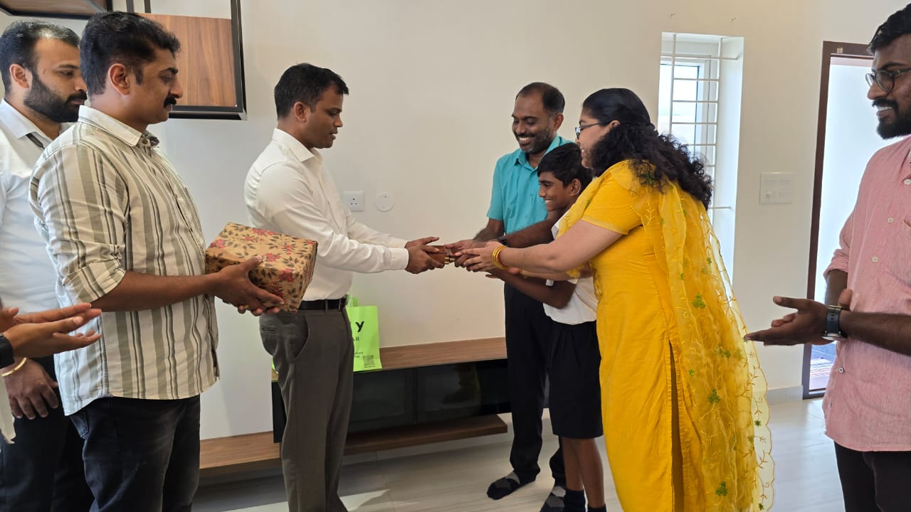 KEY HANDOVER CEREMONY:JANARTH & FAMILY - Buildown Projects